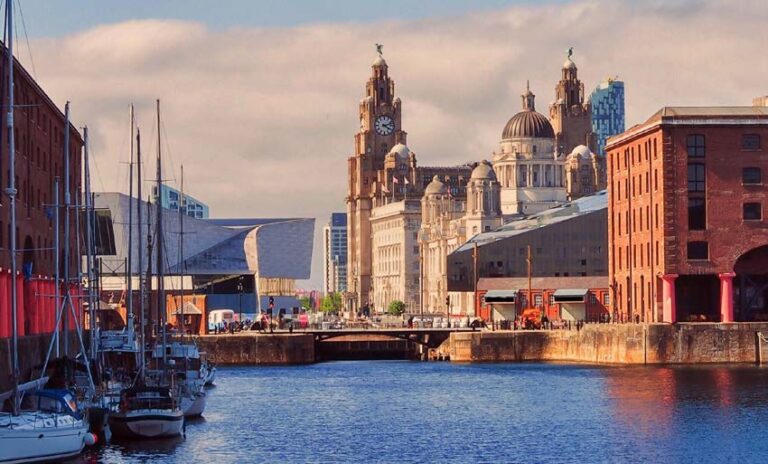 Rooms and Suites at the Halyard, Liverpool